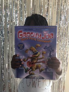 Friday Fun: Groovy Joe Dance Party! | Here Wee Read